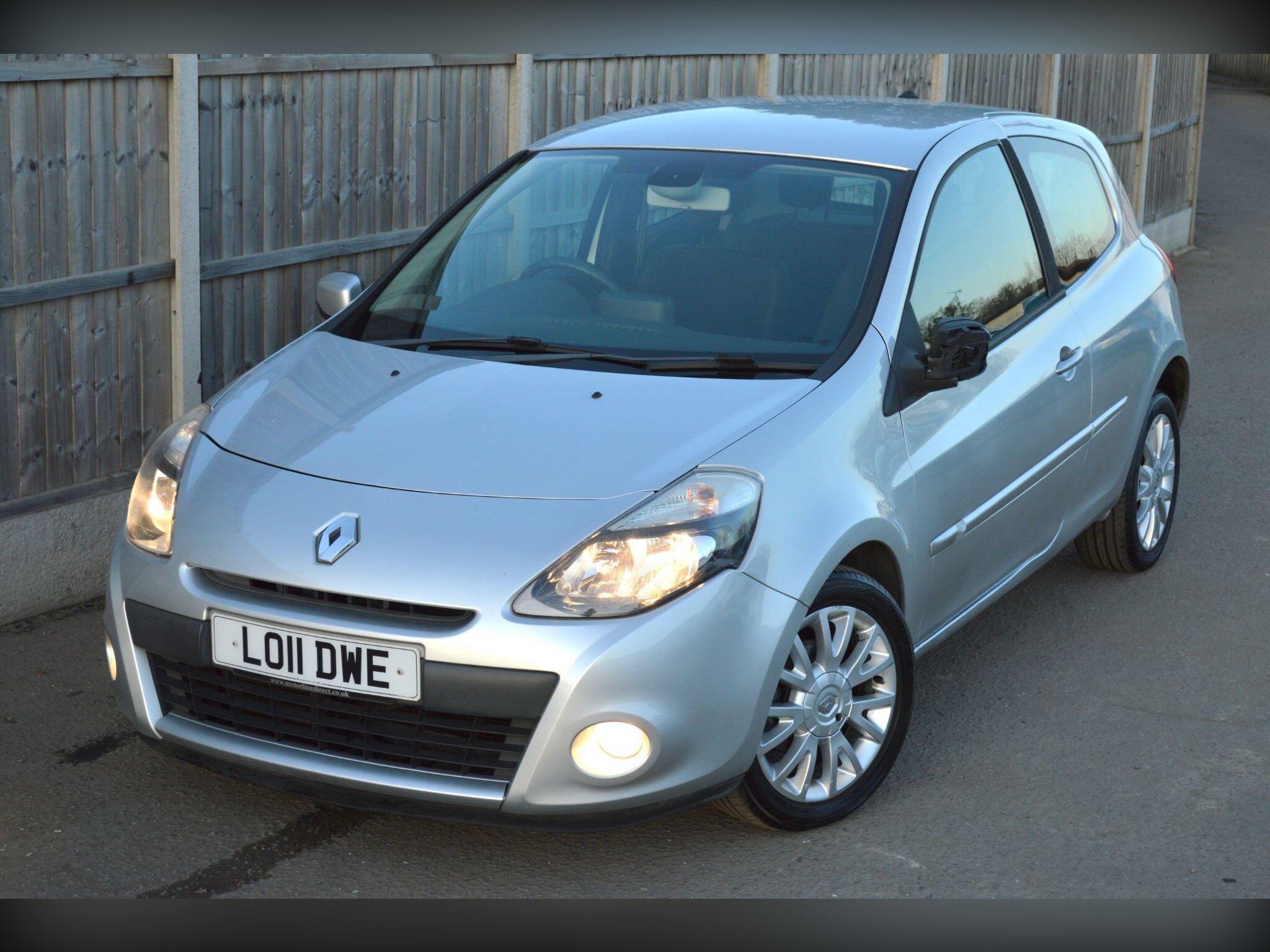 Used 2011 Renault Clio 1.2 TCe Dynamique TomTom Euro 5 3dr for sale in ...